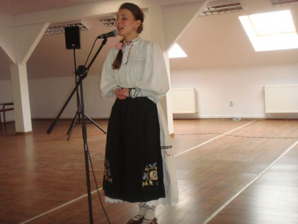 Doine cu Laura Bakk şi Taraful Ceatăra :: Buletin de Carei